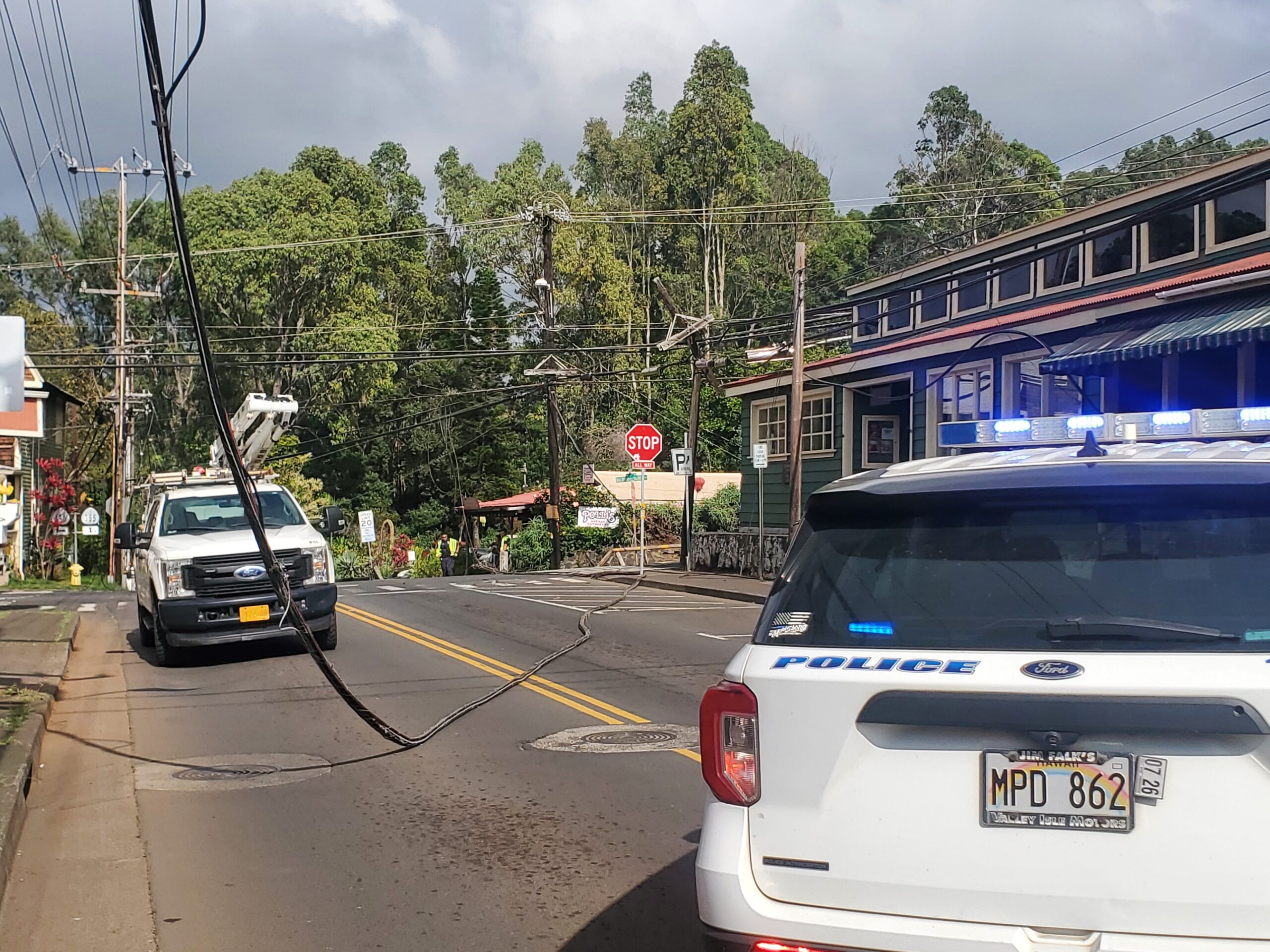 Makawao Avenue closed due to fallen power line | News, Sports, Jobs ...